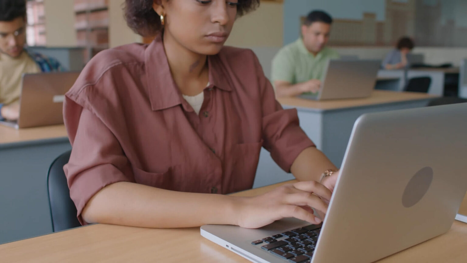 Exploring the Benefits of Implementing BYOD in Education: Enhancing ...